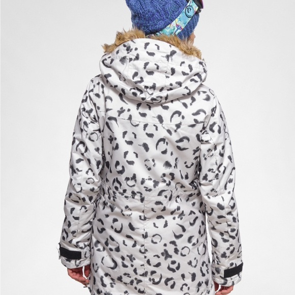 Burton | Jackets & Coats | Burton Twc Wanderlust White And Black Snow ...